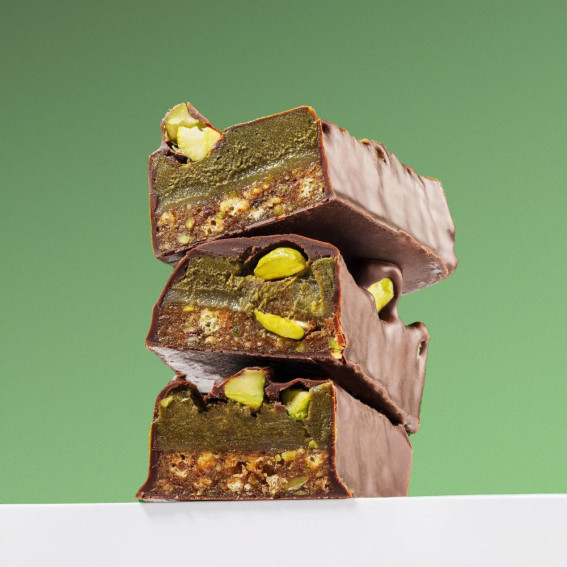 Baton czekoladowy Queen Pistachio Fizi 40 g | Batony - Biozdrowy