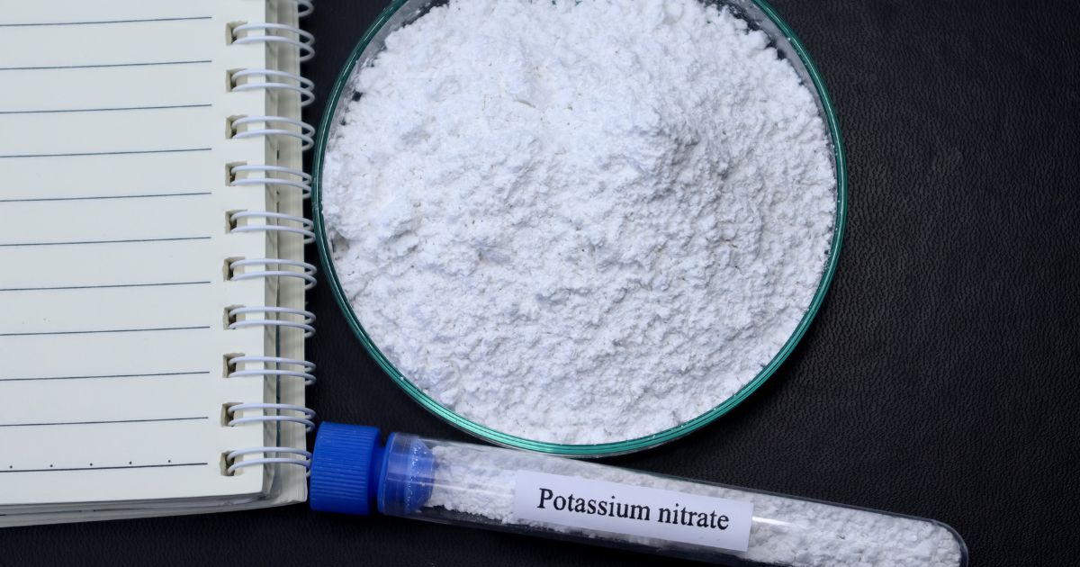 Azotan potasu e252 - właściwości, szkodliwość, zastosowanie